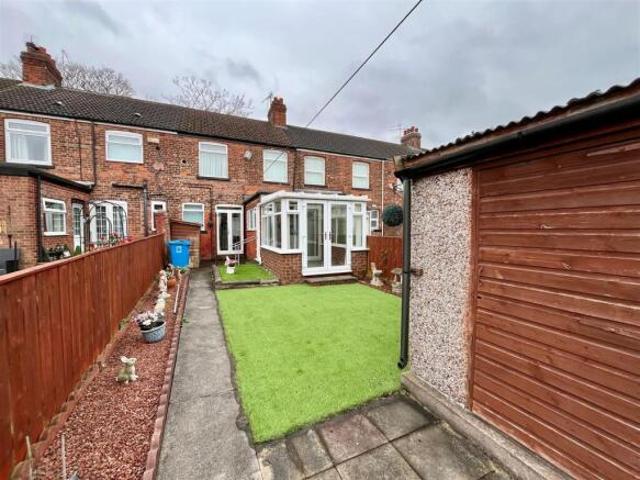 3 bedroom terraced house for sale in Southcoates Lane, Hull, HU9