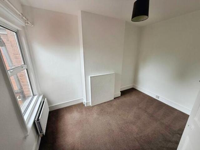 3 bedroom terraced house for sale in Southern Road, RG21