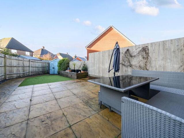 3 bedroom terraced house for sale in Saunders Way, Basingstoke RG23 7FA, RG23