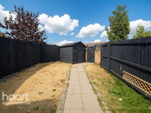 3 bedroom terraced house for sale in Saxon Lane, Northampton, NN5