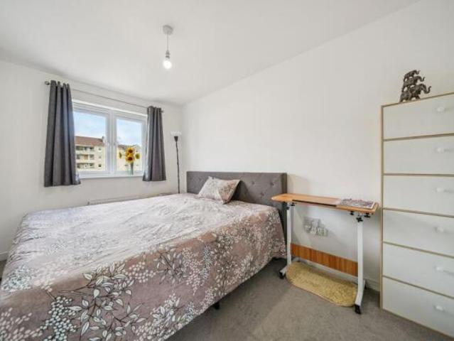 3 bedroom terraced house for sale in Sandstone Crescent, Thornliebank, G46