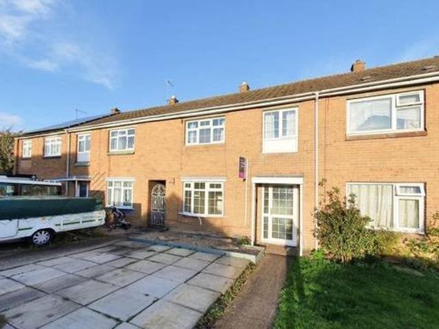 3 bedroom terraced house for sale in School Close Croft Leicester LE9 LE9