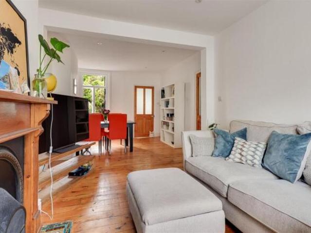 3 bedroom terraced house for sale in Sedgwick Street, Cambridge, CB1