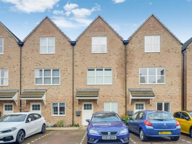 3 bedroom terraced house for sale in Sher Afzal Close, Oxford, OX4