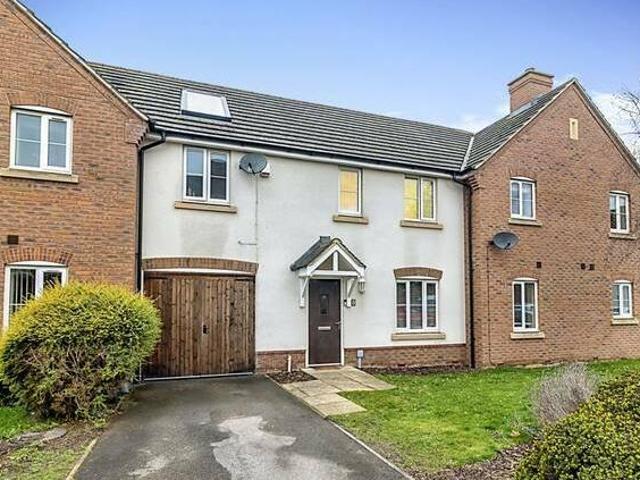 3 bedroom terraced house for sale in Sherwood Close Bedford MK43