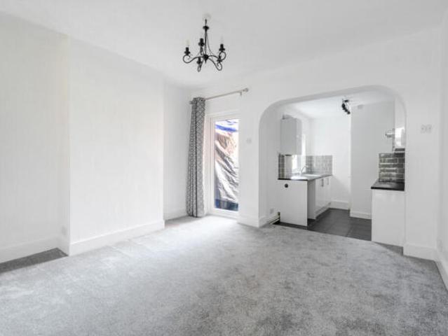 3 bedroom terraced house for sale in Sherwood Street, Reading, Berkshire, RG30