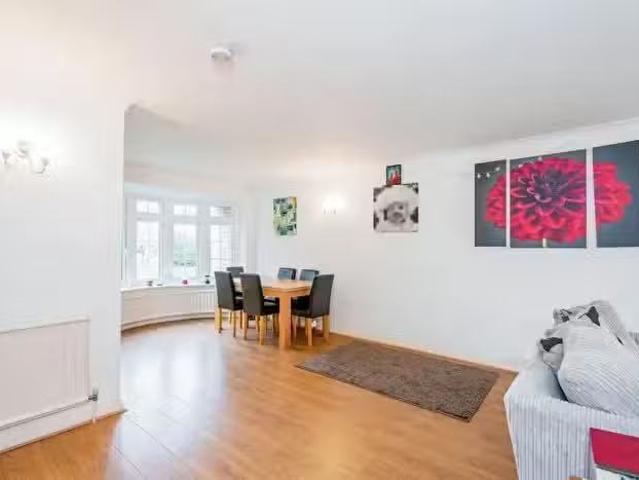 3 Bedroom Terraced House For Sale In Shipfield, Aldwick, Bogno.