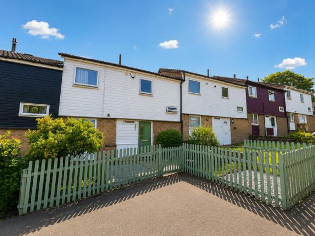 3 bedroom terraced house for sale in Sidebrook Court, Thorplands, Northampton NN3