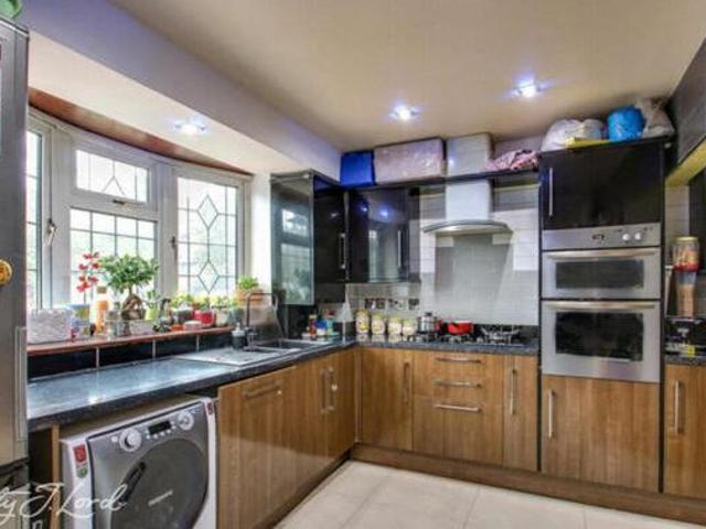 3 Bedroom Terraced House For Sale In Sidney Square, London
