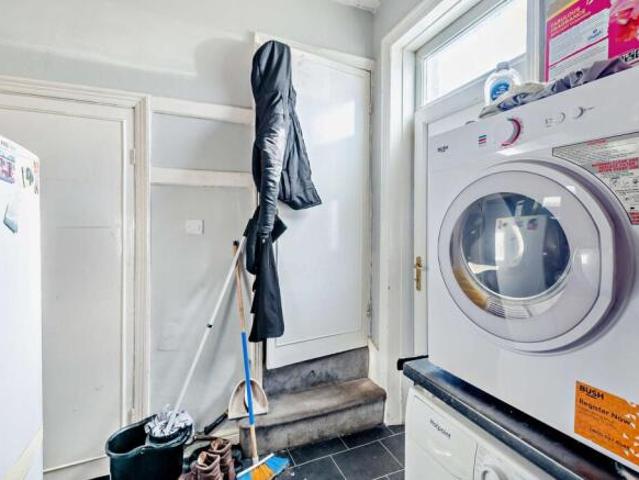 3 bedroom terraced house for sale in Silverdale Road, Bradford, BD5