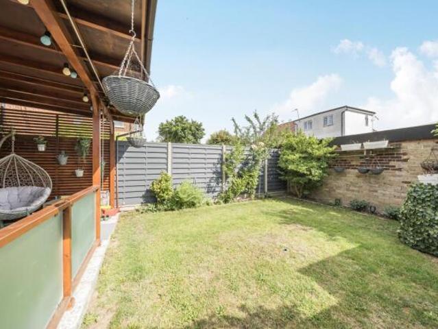 3 bedroom terraced house for sale in Slough, Berkshire, SL1