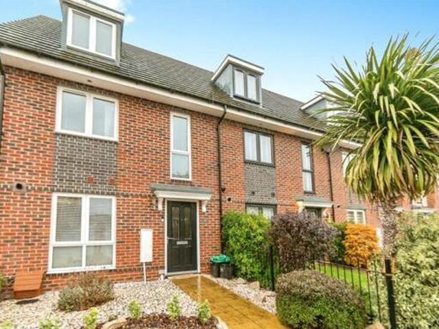 3 Bedroom Terraced House For Sale In Spencers Wood