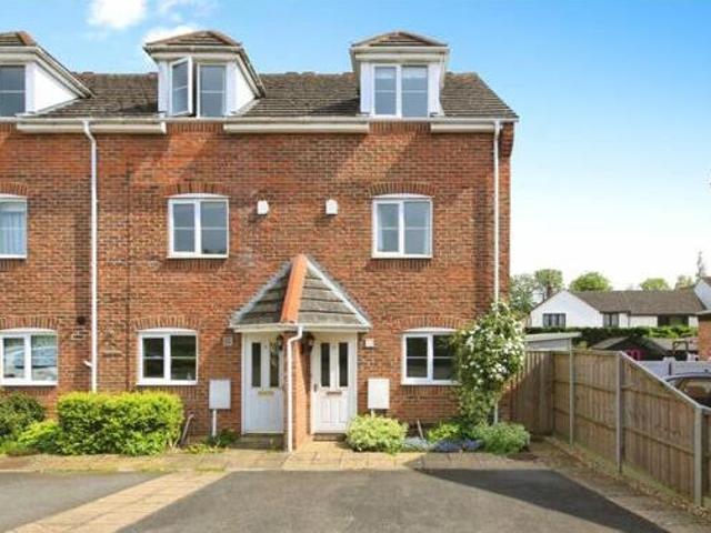 3 Bedroom Terraced House For Sale In Stamford, Lincolnshire
