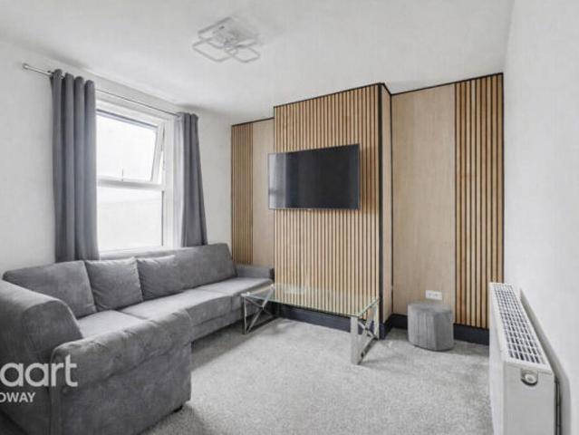 2 bedroom terraced house for sale in Stanhope Road, Rochester, ME2
