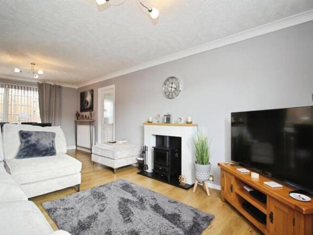 3 bedroom terraced house for sale in Stanks Drive, LEEDS, LS14
