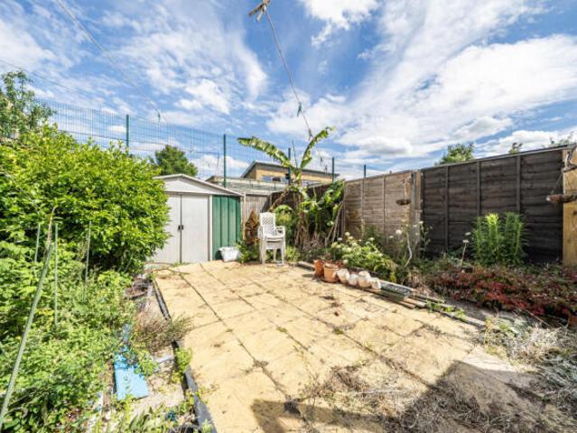 3 bedroom terraced house for sale in Stockport Road, London, SW16