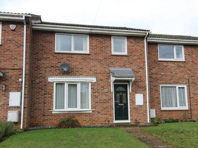 3 bedroom terraced house for sale in Stocks Lane Gamlin SG19