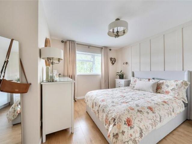 3 bedroom terraced house for sale in Stour Walk, Swindon, SN25