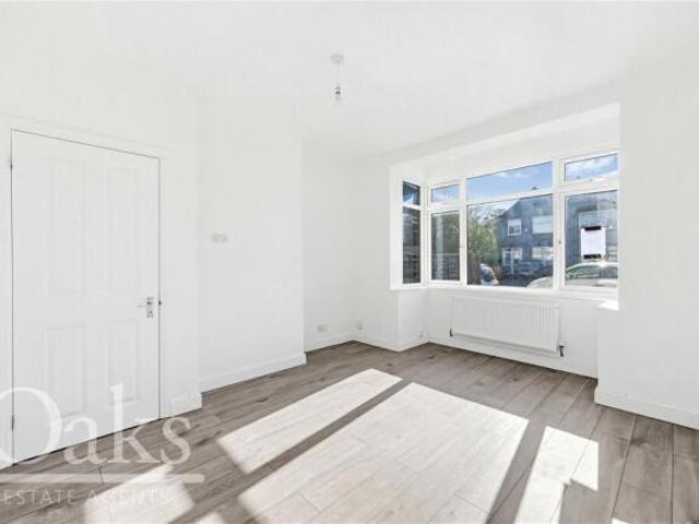 3 bedroom terraced house for sale in, Streatham Vale, SW16