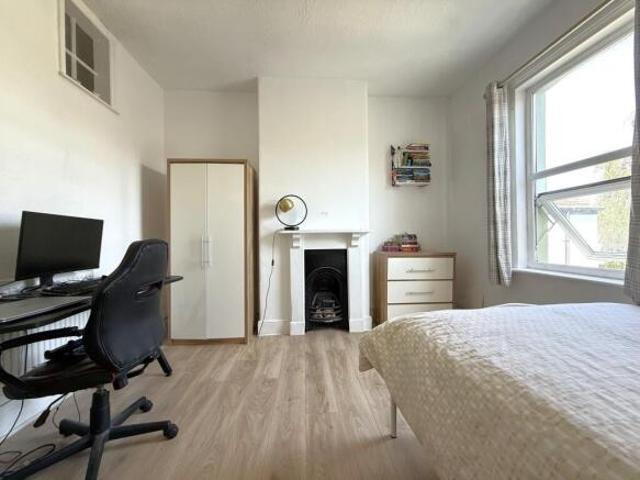 3 bedroom terraced house for sale in Stroud Road, Gloucester, GL1
