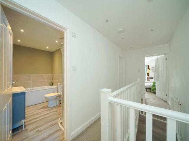 3 bedroom terraced house for sale in Summer Street, Slip End, LU1