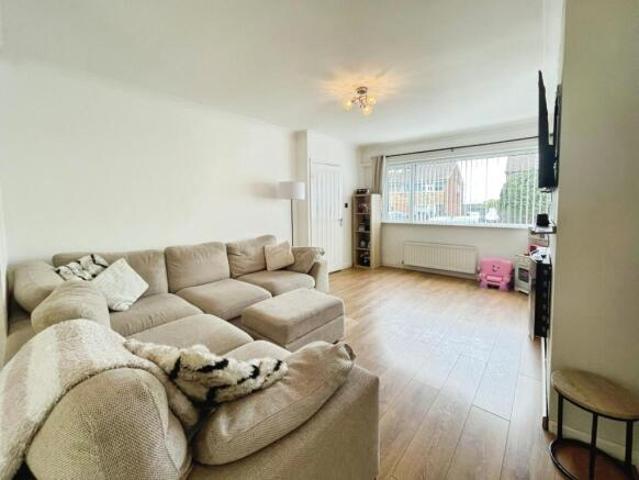 3 bedroom terraced house for sale in Summerbridge Crescent, Bradford, BD10 8BB, BD10