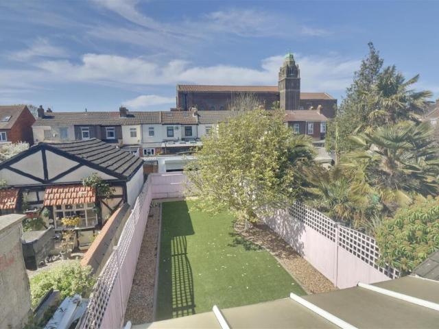 3 bedroom terraced house for sale in Sunningdale Road, Portsmouth, PO3