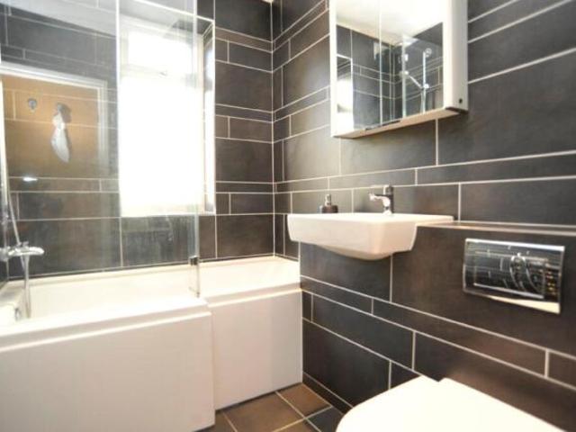 3 bedroom terraced house for sale in Swarcliffe Road, Harrogate, HG1