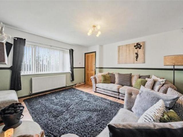 3 bedroom terraced house for sale in Potternewton Lane, Leeds, LS7
