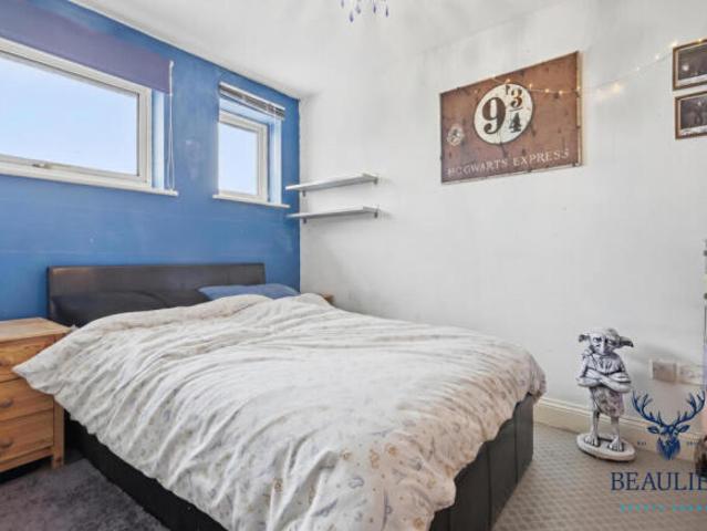 3 bedroom terraced house for sale in Poppy Green, Chelmsford, CM1 6, CM1