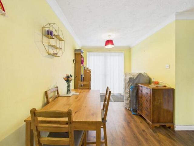 3 bedroom terraced house for sale in Porter Road, Basingstoke, RG22