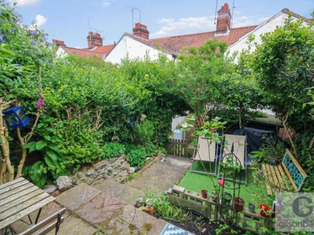 3 bedroom terraced house for sale in Portersfield Road, Golden Triangle, NR2