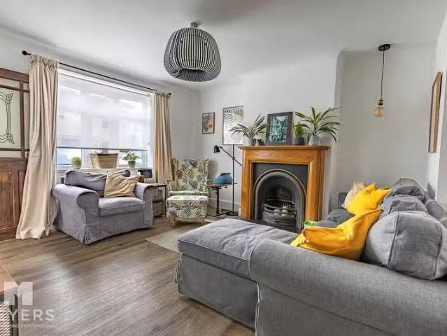 3 bedroom terraced house for sale in Portfield Close, Christch.