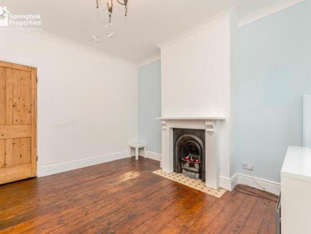 3 bedroom terraced house for sale in Portland Street, Worcester, Worcestershire, WR1
