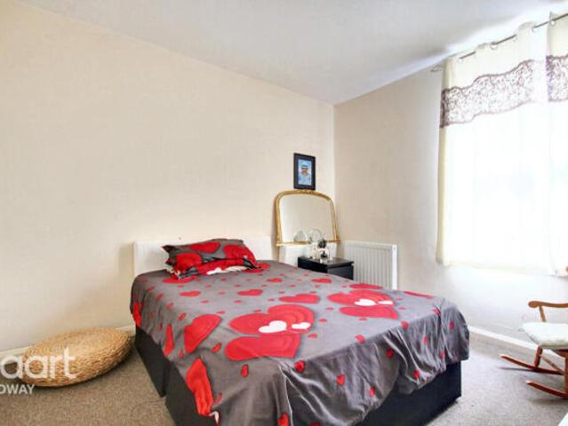 3 bedroom terraced house for sale in Portland Road, Gillingham, ME7