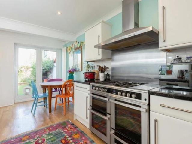 3 bedroom terraced house for sale in Pavilion Road, Worthing, BN14
