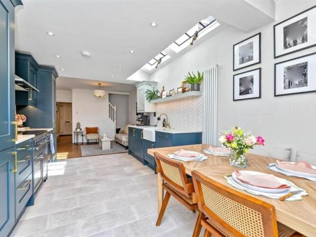 3 bedroom terraced house for sale in Pageant Road, St. Albans, AL1