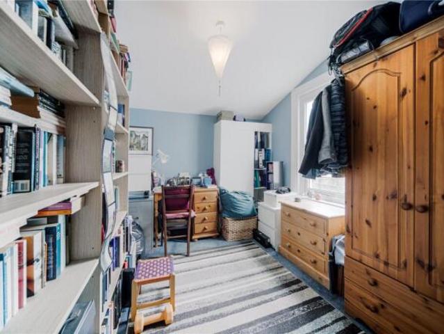 3 bedroom terraced house for sale in Palace Road, London, N11