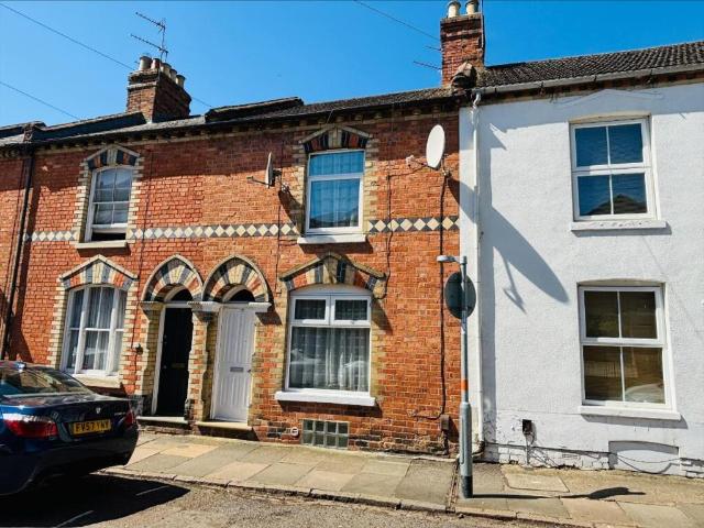 3 bedroom terraced house for sale in Palmerston Road, Abington, Northampton NN1