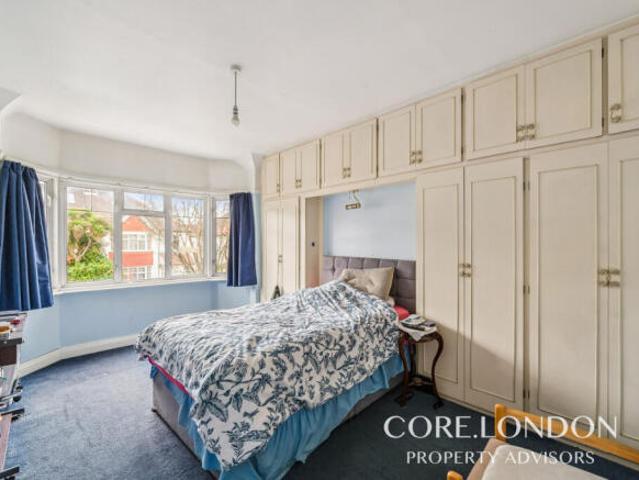3 bedroom terraced house for sale in Park View, London, W3