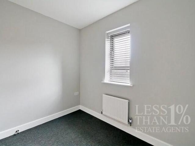 3 bedroom terraced house for sale in Park Corner NN5