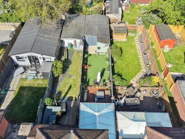 3 bedroom terraced house for sale in Park Lane, Tilehurst, Reading, RG31