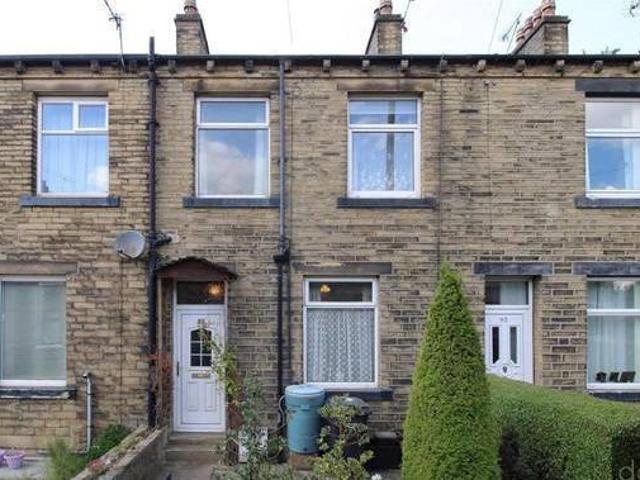3 bedroom terraced house for sale in Park Road Elland HX5
