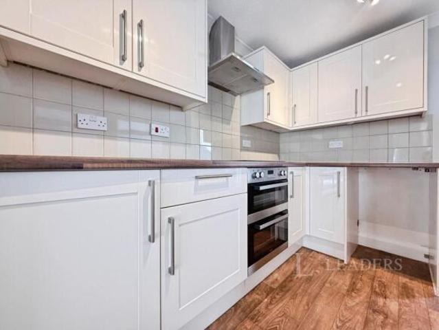 3 bedroom terraced house for sale in Park Road West, Bedford, Bedfordshire, MK41