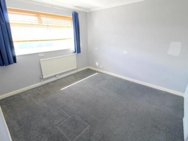 3 bedroom terraced house for sale in Parlaunt Road, Langley, SL3