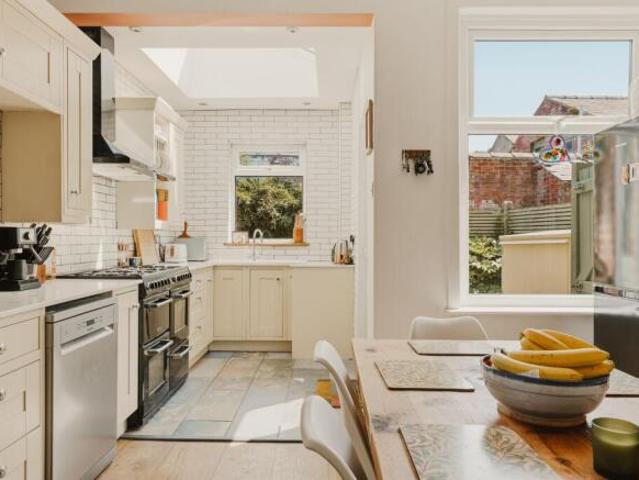 3 bedroom terraced house for sale in Peveril Road, Sheffield, S11