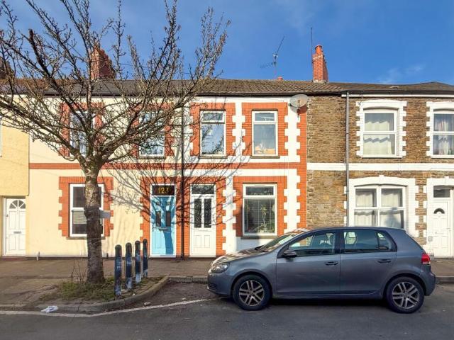 3 bedroom terraced house for sale in Pearl Street, Splott, CF24