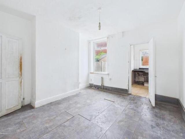 3 bedroom terraced house for sale in Penistone Road North, Sheffield, S6