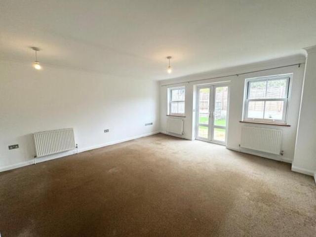 3 bedroom terraced house for sale in Percy Road, Guildford, GU2