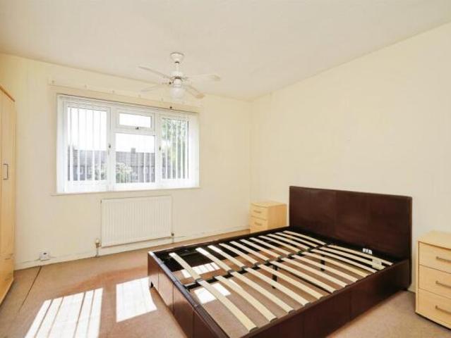 3 bedroom terraced house for sale in Peregrine Road, Oxford, OX4